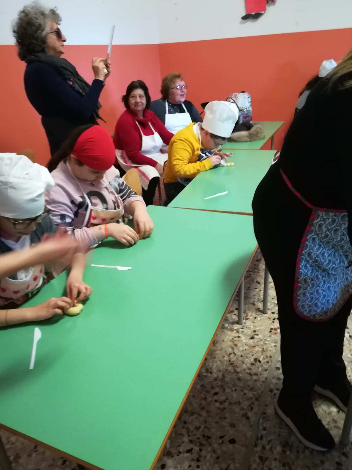 Progetto Mani in pasta al De Amicis. Adulti e bambini insieme per ...
