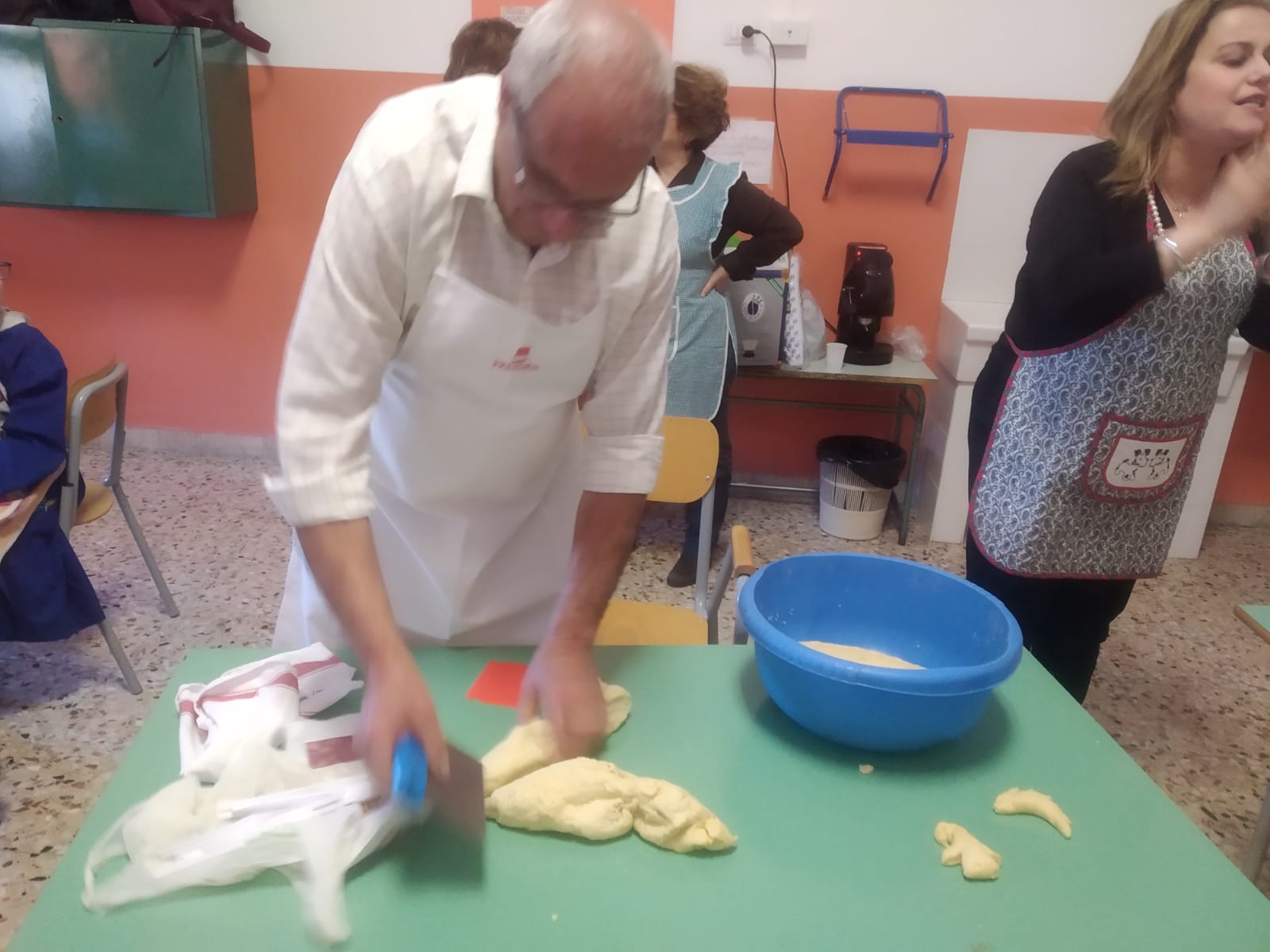Progetto Mani in pasta al De Amicis. Adulti e bambini insieme per ...